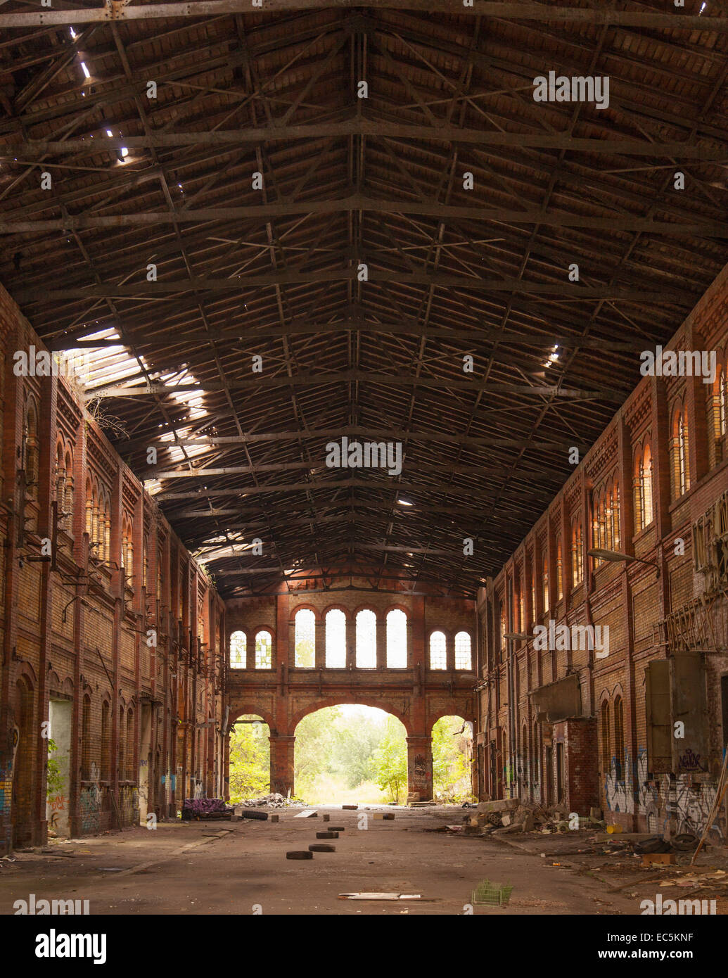 Old chronicle building hi-res stock photography and images - Alamy