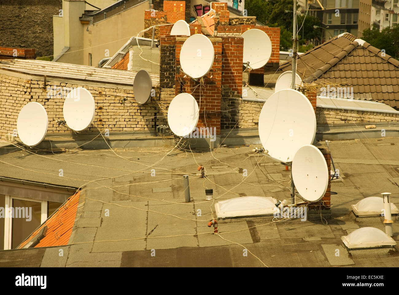 Satellite state hi-res stock photography and images - Alamy