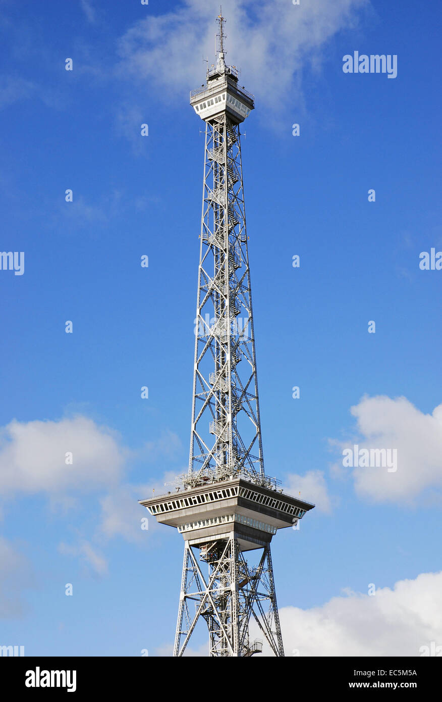 Radio tower on building hi-res stock photography and images - Alamy