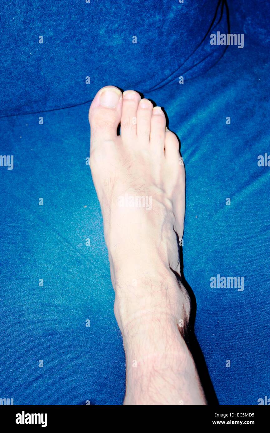 Shin feet hi-res stock photography and images - Alamy