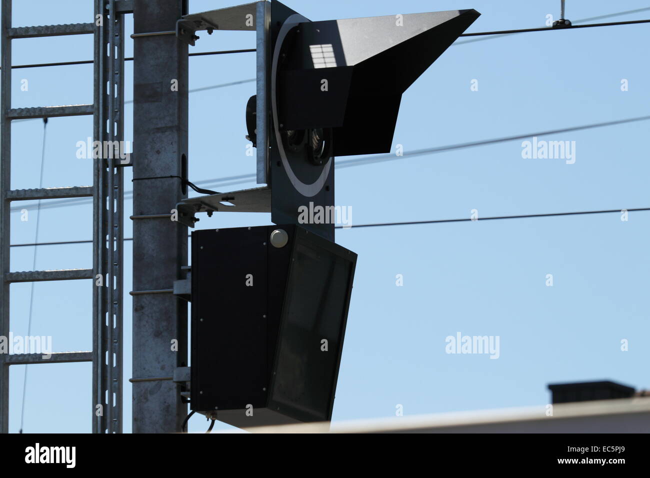 Signal flow hi-res stock photography and images - Alamy