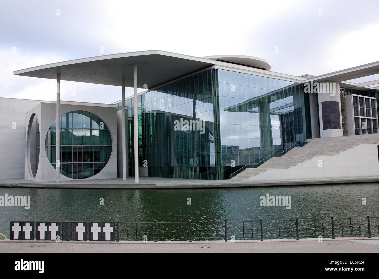 German federal chancellery in hi-res stock photography and images - Alamy