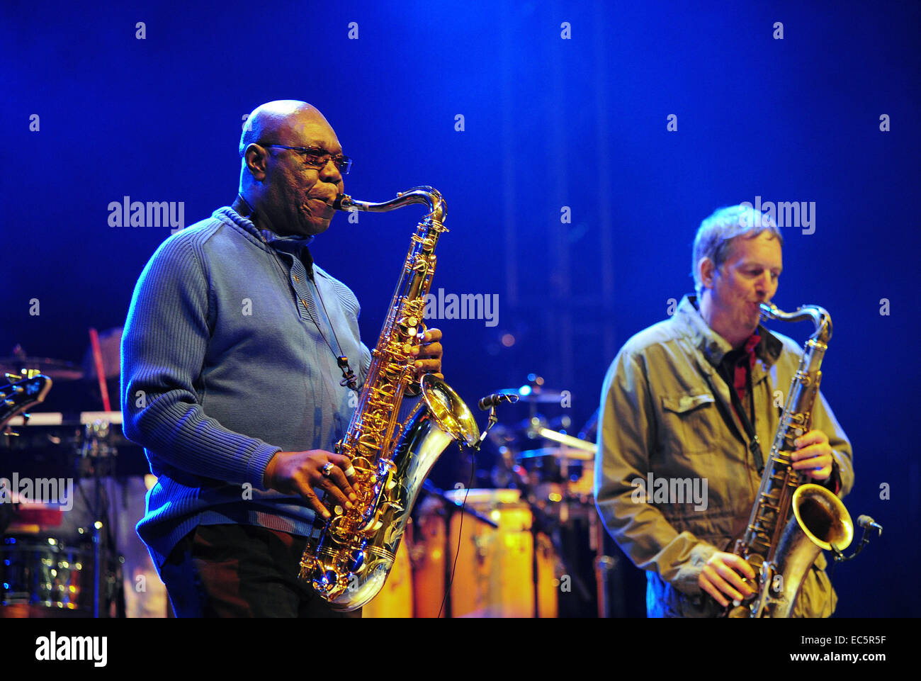 Saxophonist in concert hi-res stock photography and images - Alamy