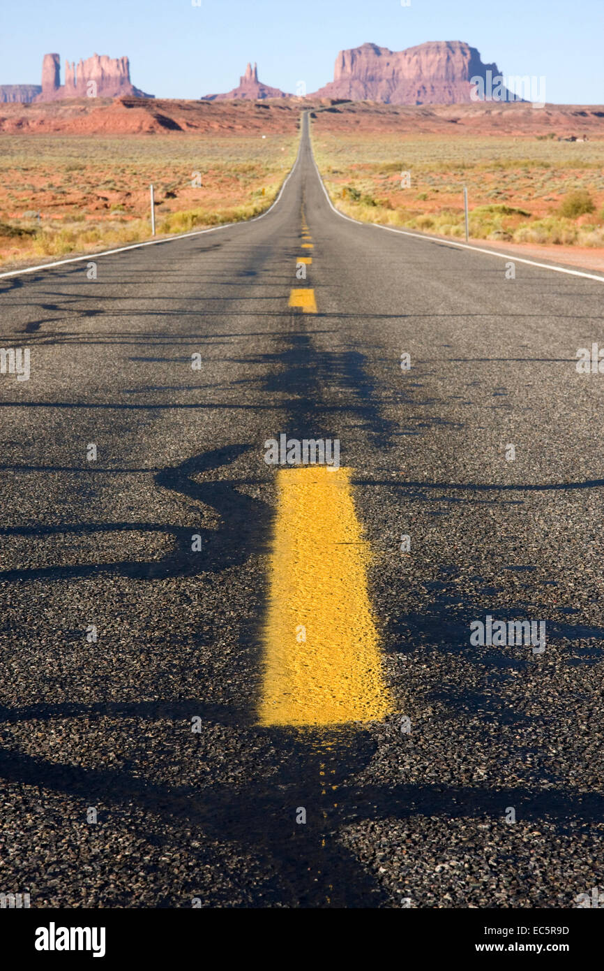 Highway to Monument Valley Stock Photo - Alamy