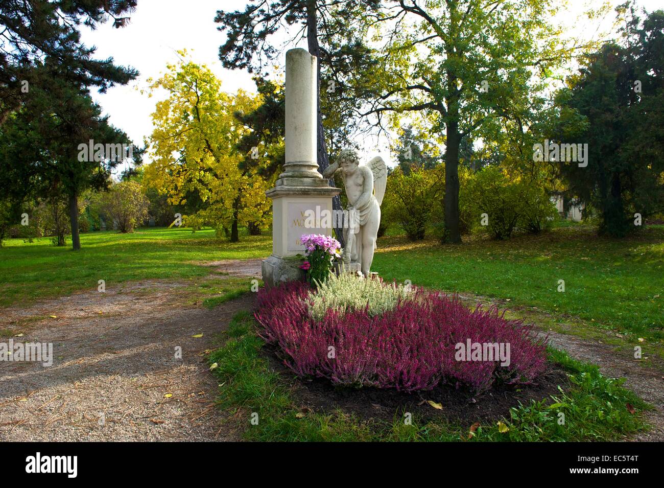 Wolfgang amadeus mozart grave hi-res stock photography and images - Alamy
