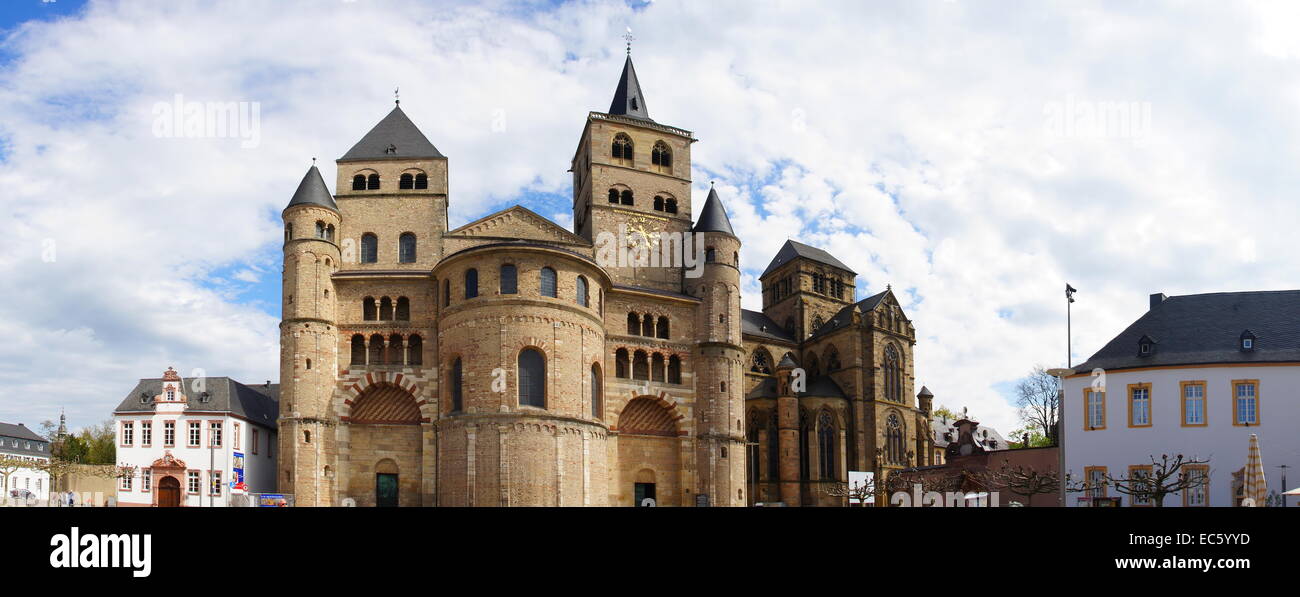 Trier Cathedral panorama of surrounding buildings Stock Photo - Alamy