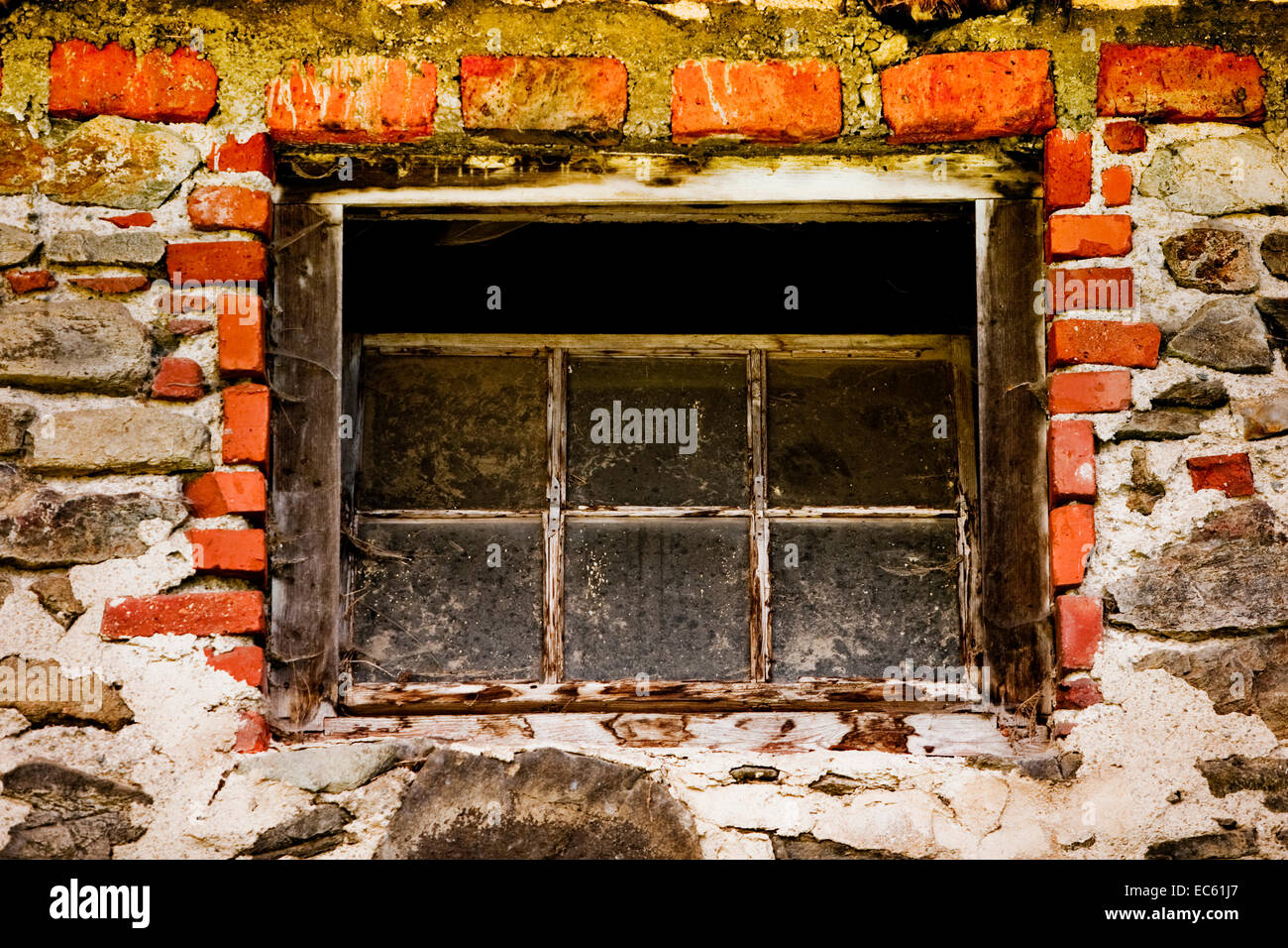 Crossbar windows hi-res stock photography and images - Alamy