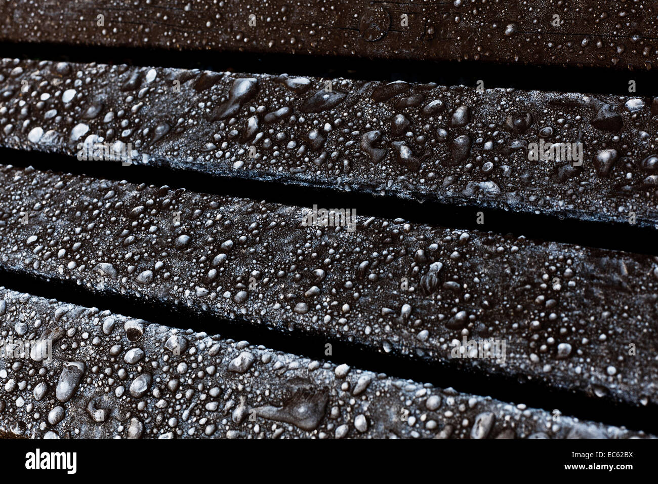 frozen waterdrop of a wooden bench Stock Photo - Alamy
