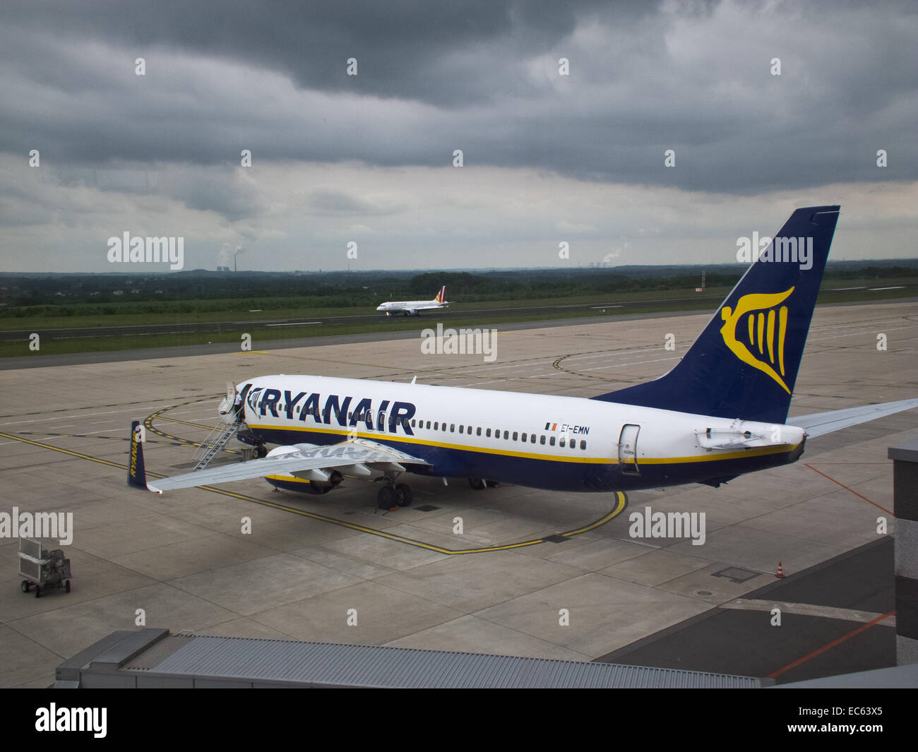 Runway dortmund airport hi-res stock photography and images - Alamy
