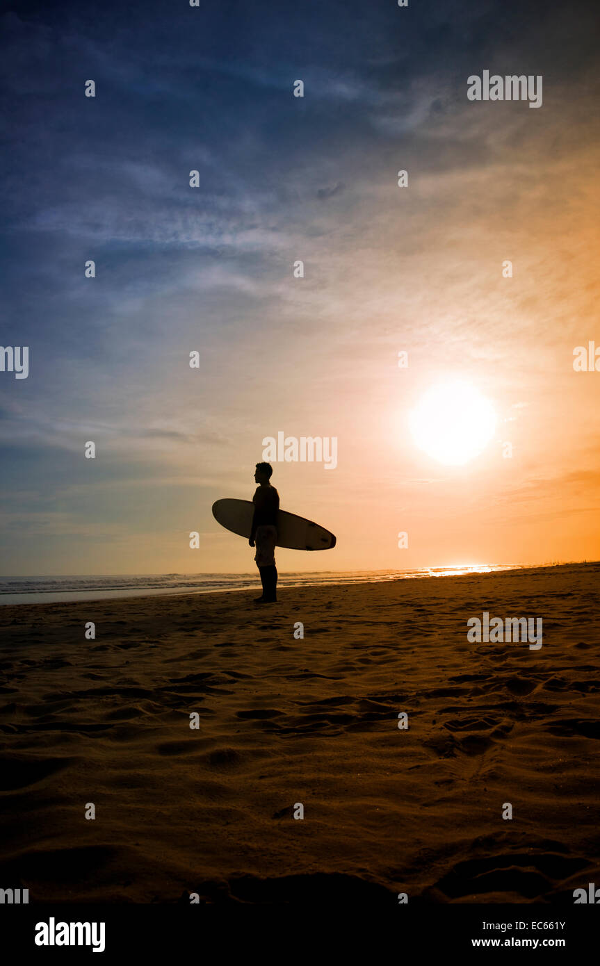 Surfer shadow hi-res stock photography and images - Alamy