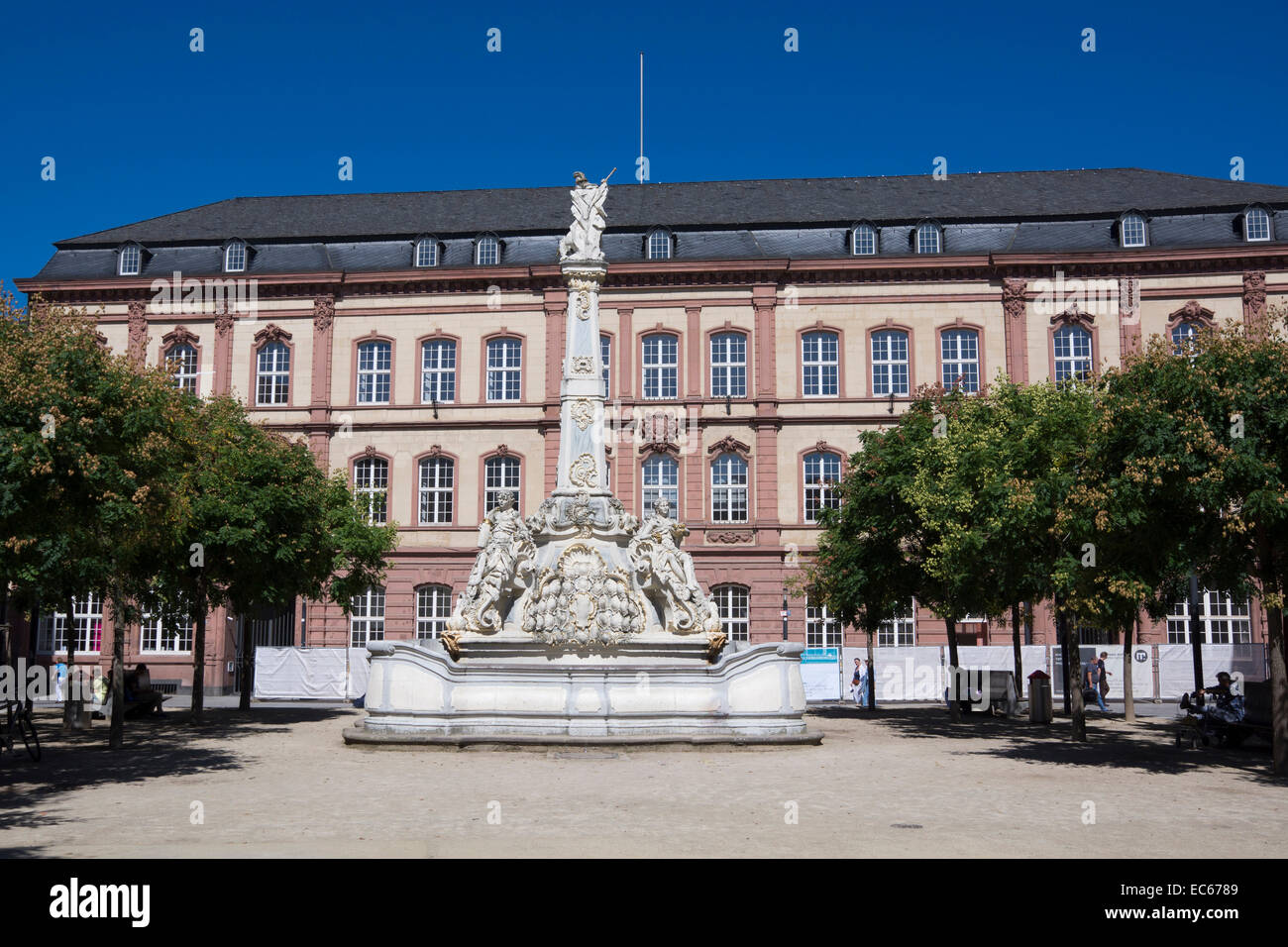 Kornmarkt corn market market square hi-res stock photography and images ...