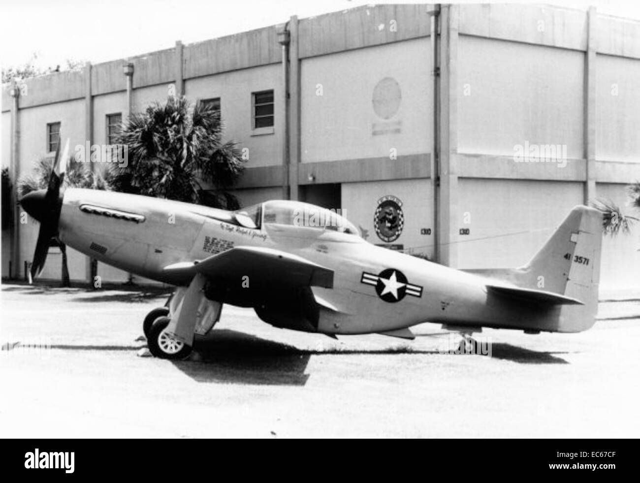 P 51h hi-res stock photography and images - Alamy