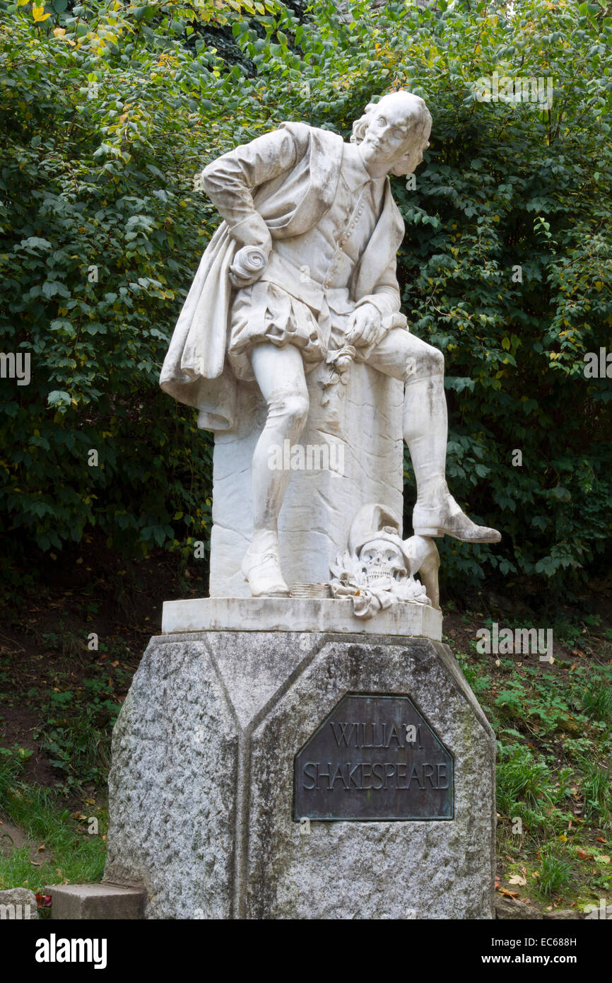 Shakespeare memorial park hi-res stock photography and images - Alamy