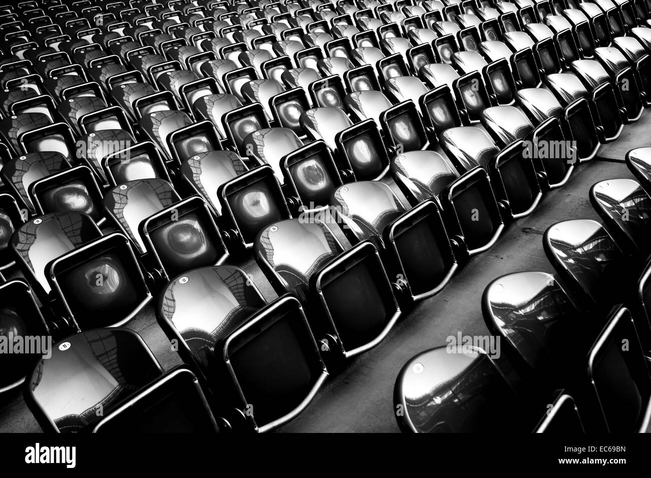 Silver reflective buildings Black and White Stock Photos & Images - Alamy