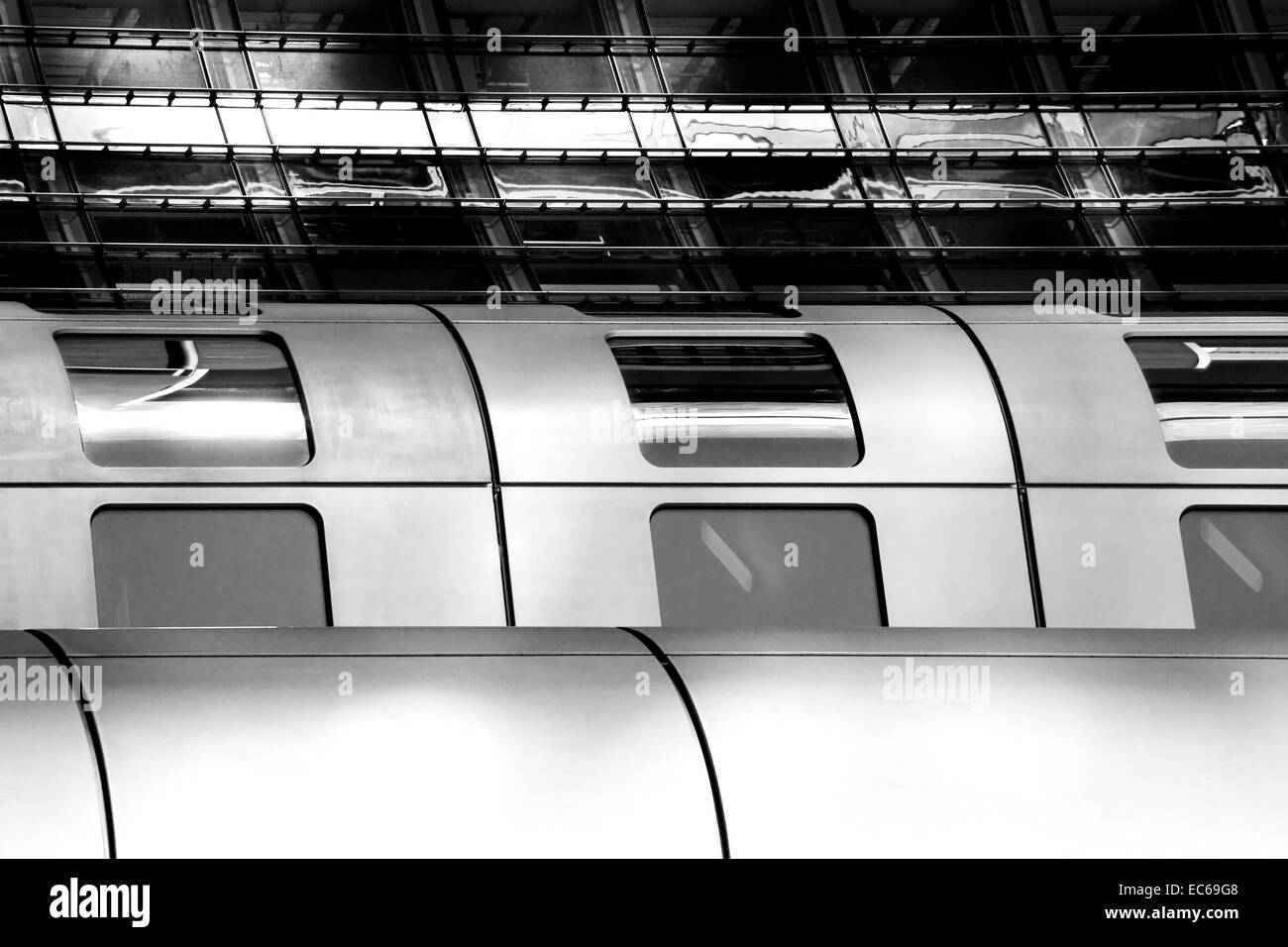 Mirrors detail hi-res stock photography and images - Alamy