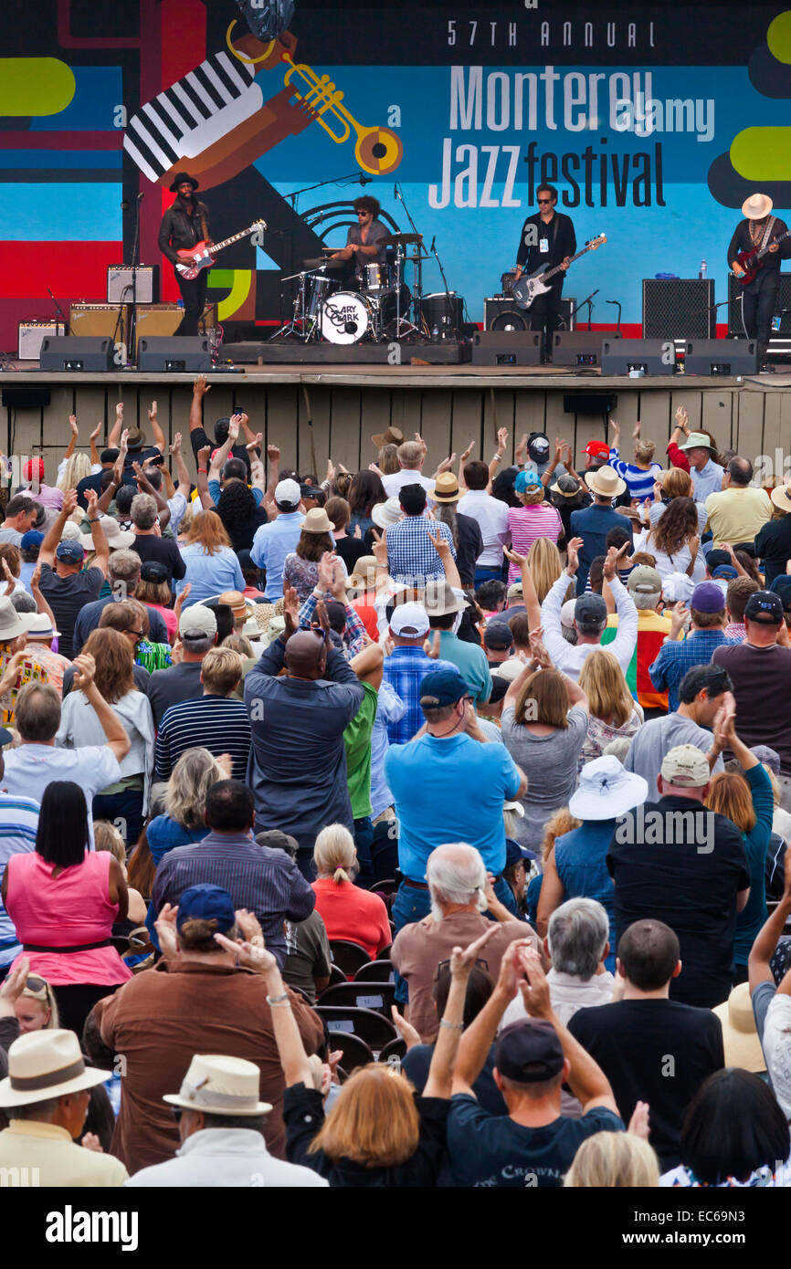 Gary clark jr perform hi-res stock photography and images - Alamy