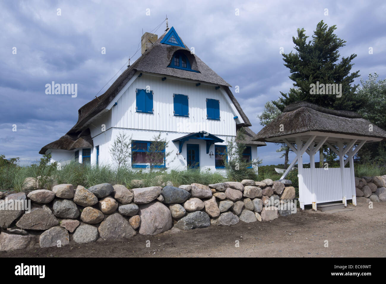 Thatched house, Heiligenhafen-Graswarden, district Ostholstein ...