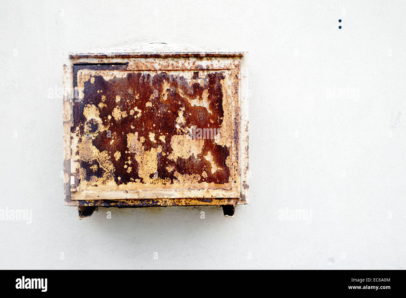 Rusted mailbox hi-res stock photography and images - Alamy