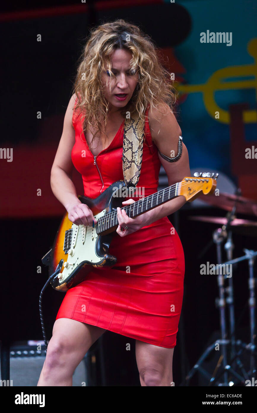 Ana popovic hi-res stock photography and images - Alamy