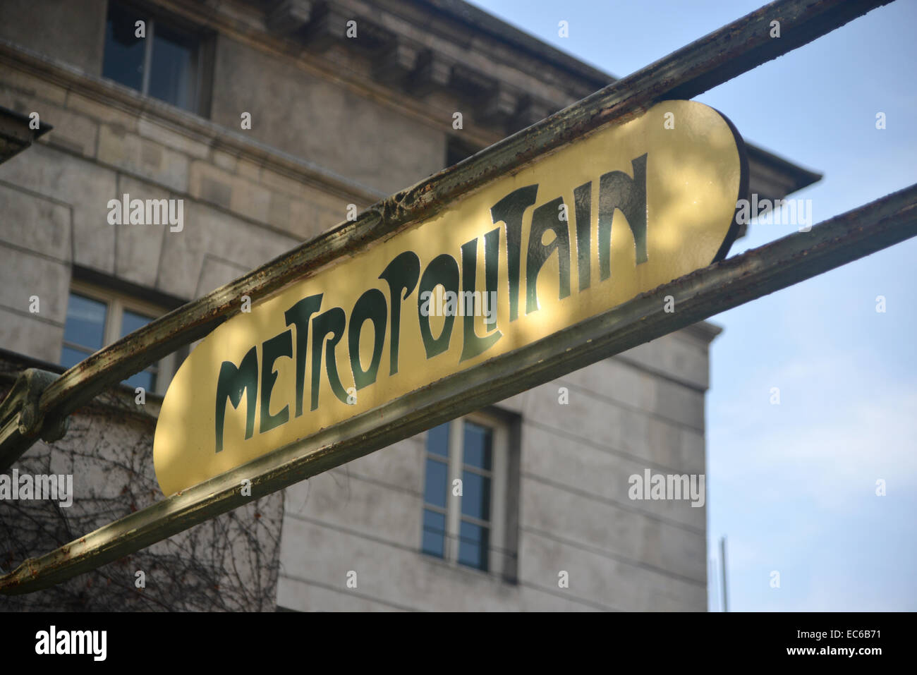 Paris Metropolitan art nouveau Metro sign Stock Photo - Alamy