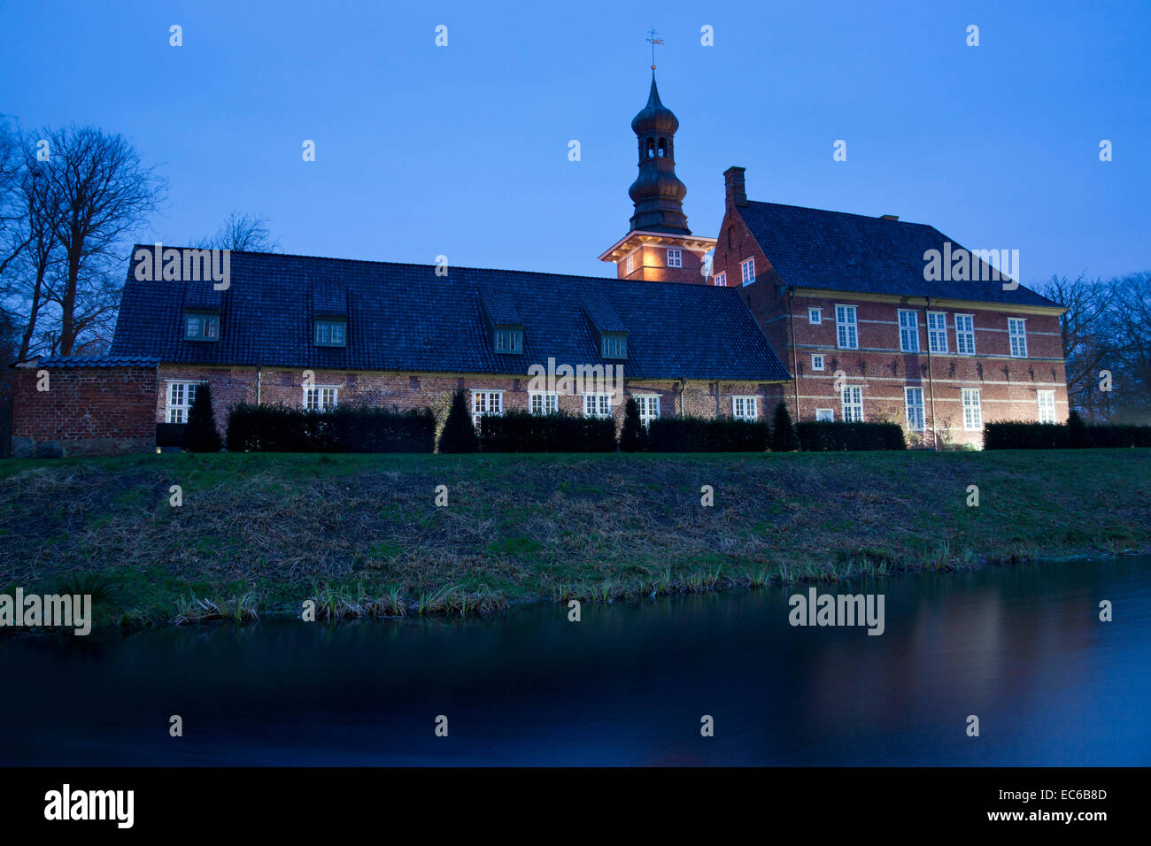 Schloss vor Husum Castle outside Husum in the evening light Husum ...