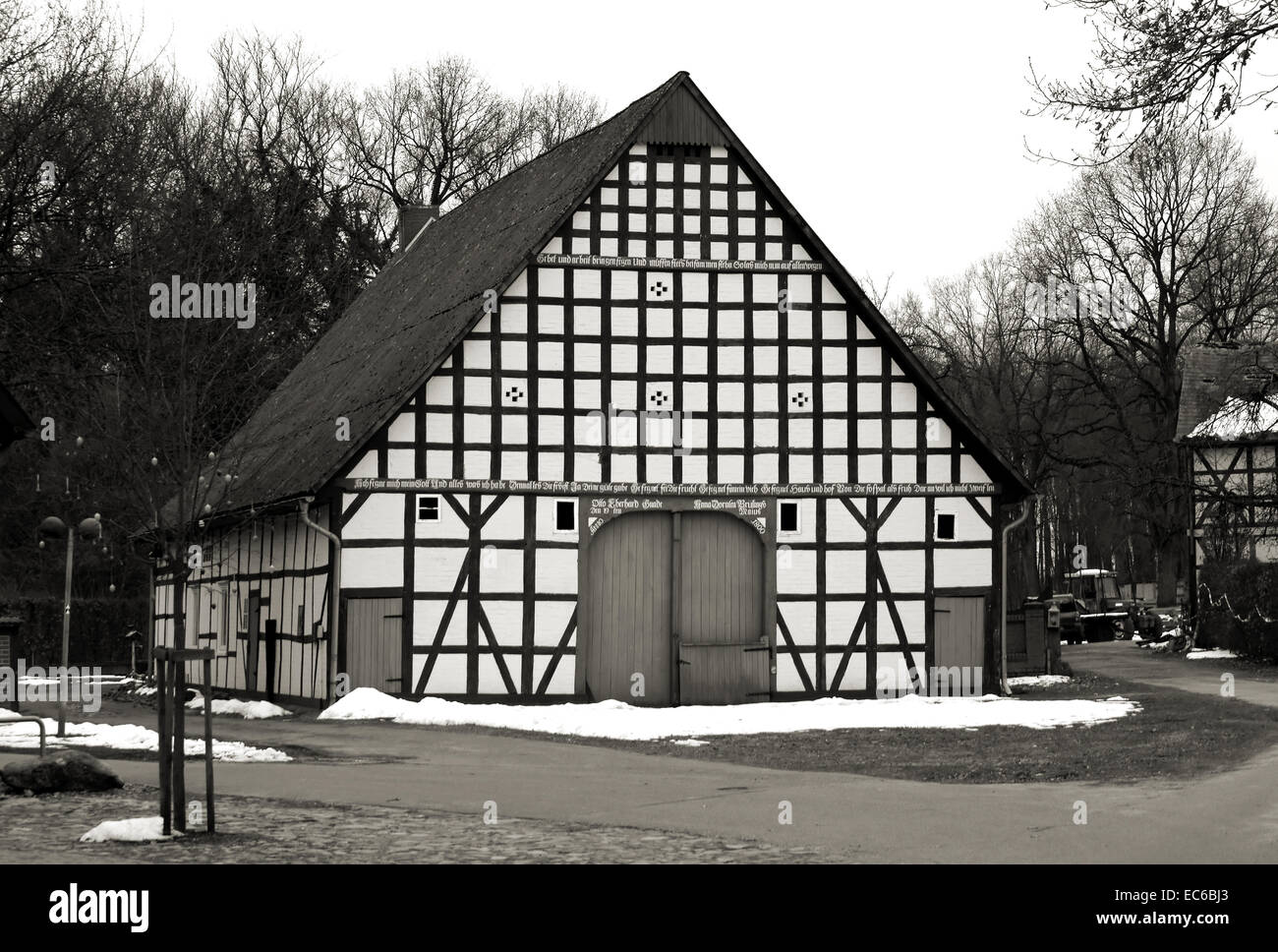 Half timbered walls hi-res stock photography and images - Alamy