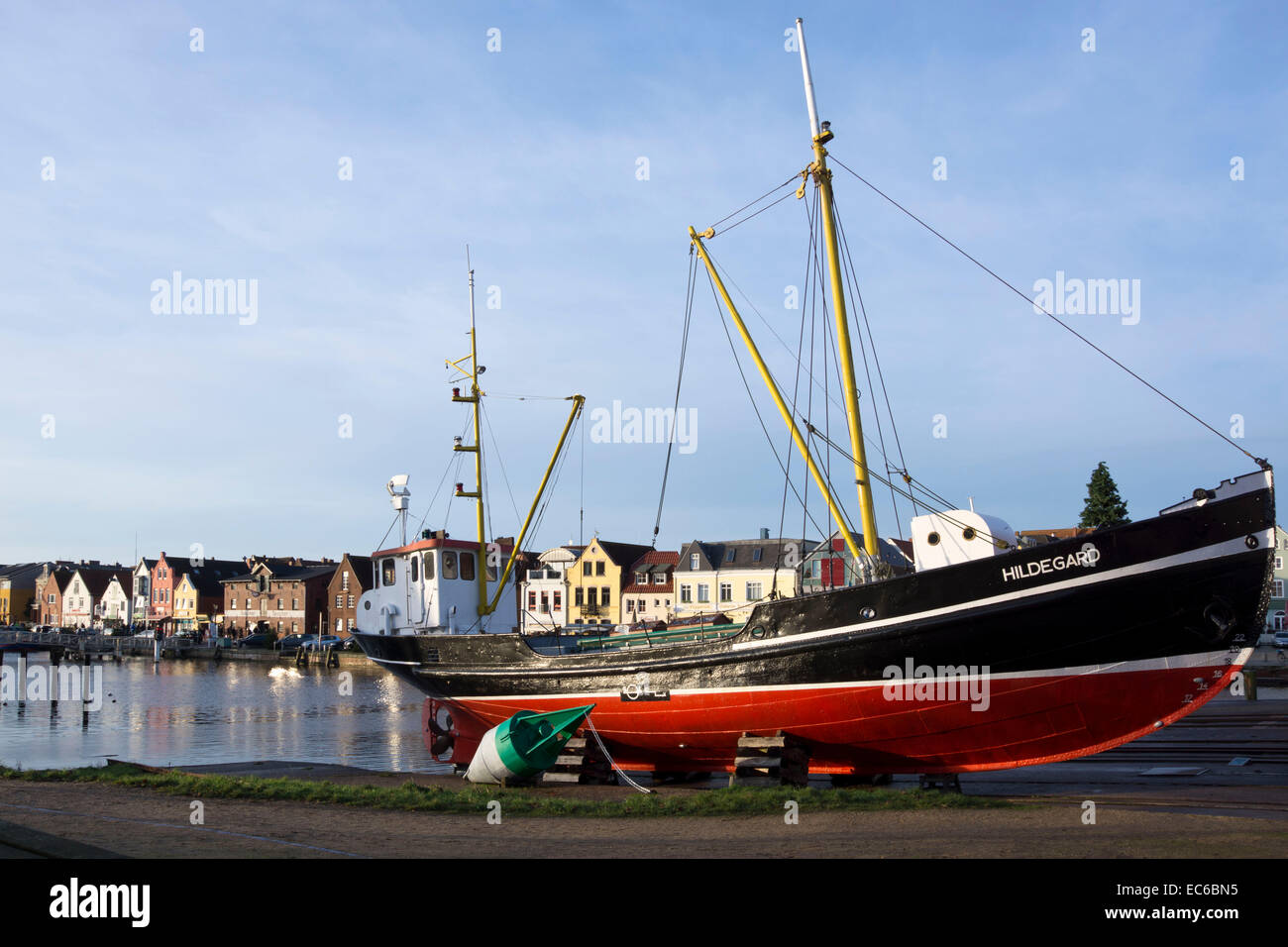 Fishing boat on slipway ship hi-res stock photography and images - Alamy