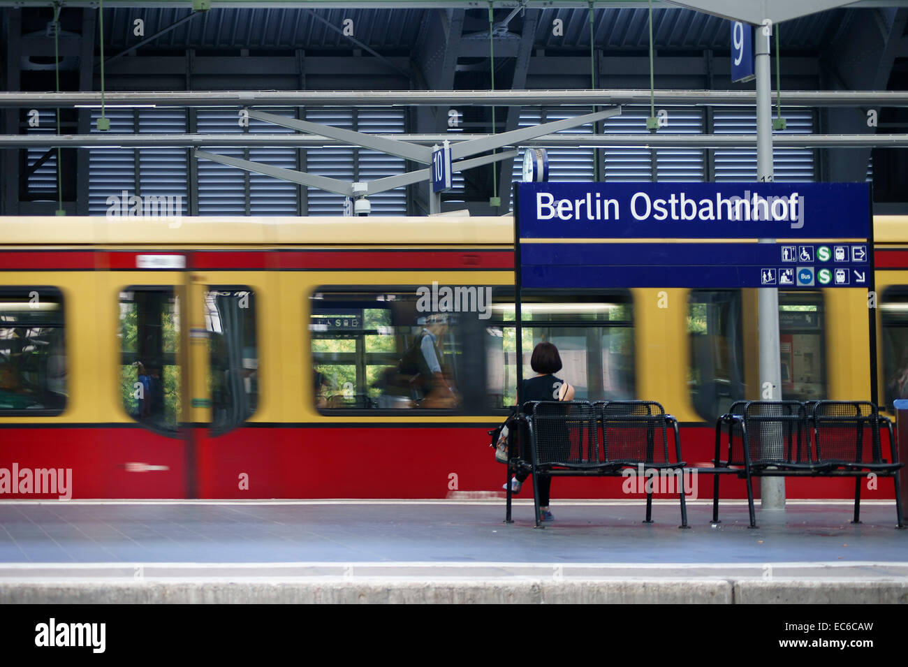 Platform Berlin Railway Station Stock Photo - Alamy