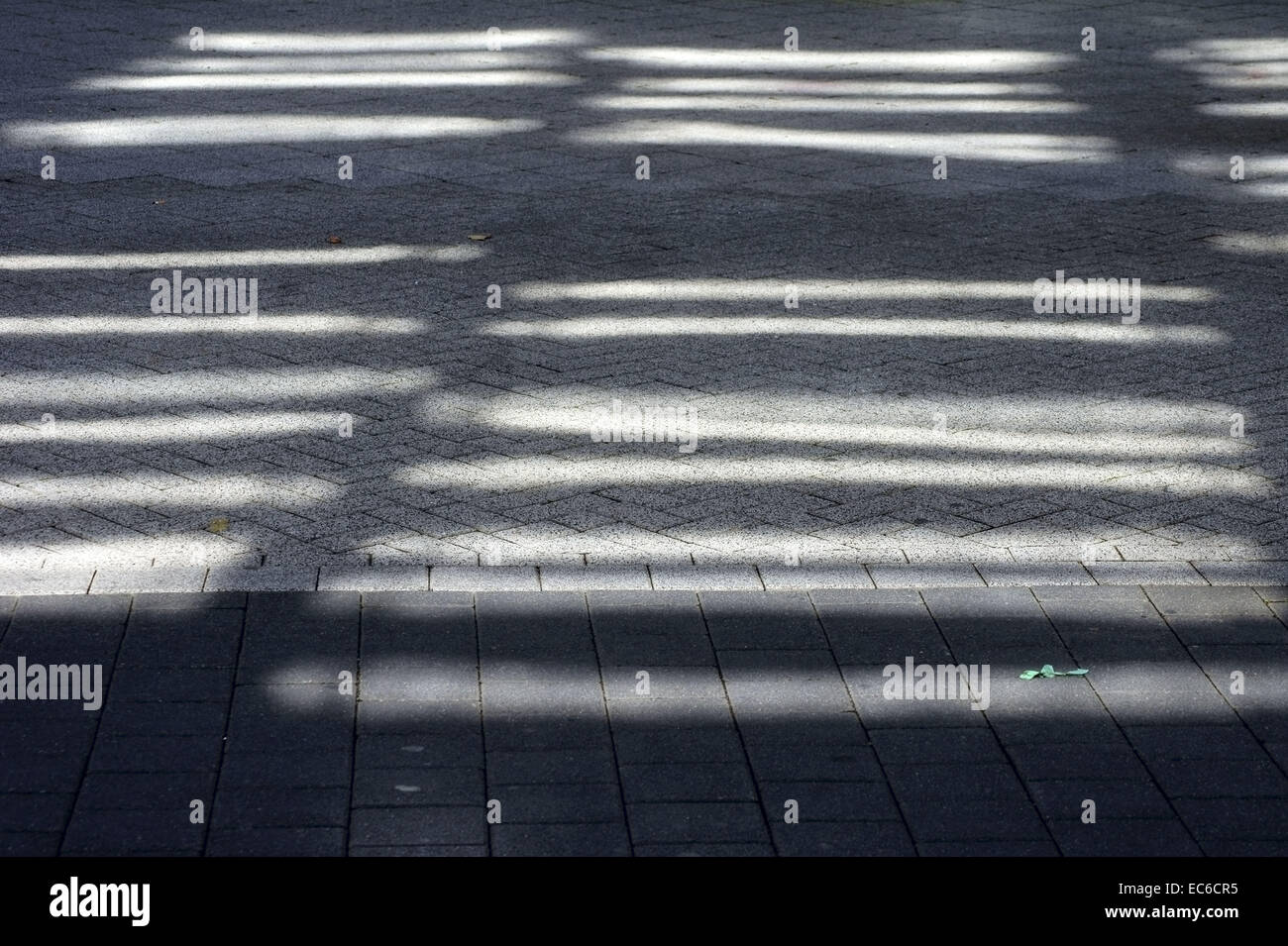 Play of shapes hi-res stock photography and images - Alamy