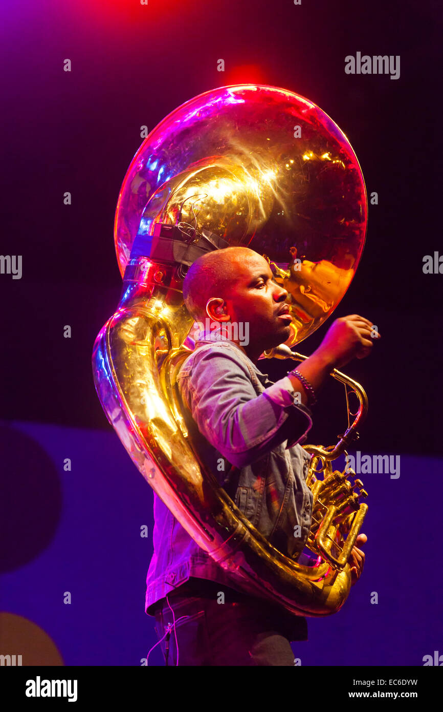 The roots band with sousaphone hi-res stock photography and images - Alamy