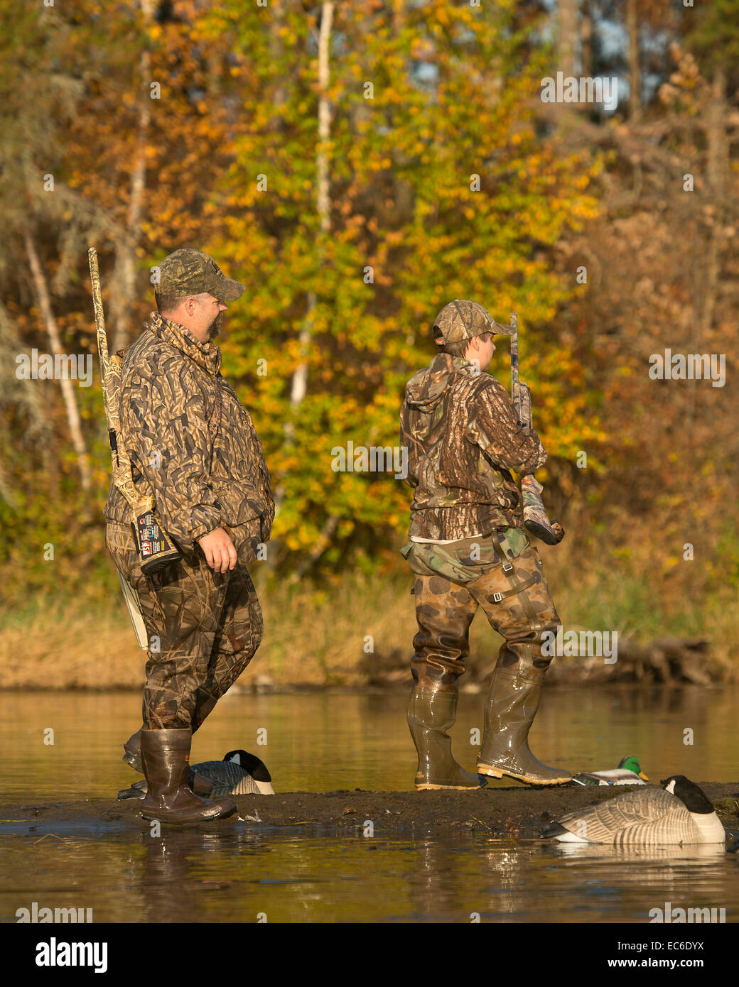 Waterfowl shooting hi-res stock photography and images - Alamy