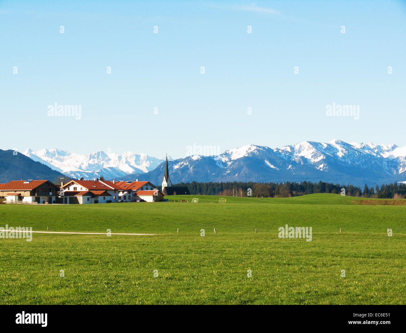 The village Sachsenkam at the Upper Bavarian Alps in idyllic landscape ...
