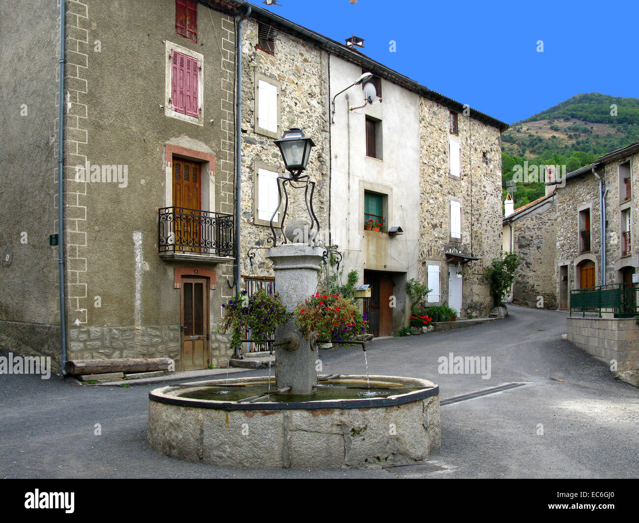 pyrenees mountain village Stock Photo - Alamy