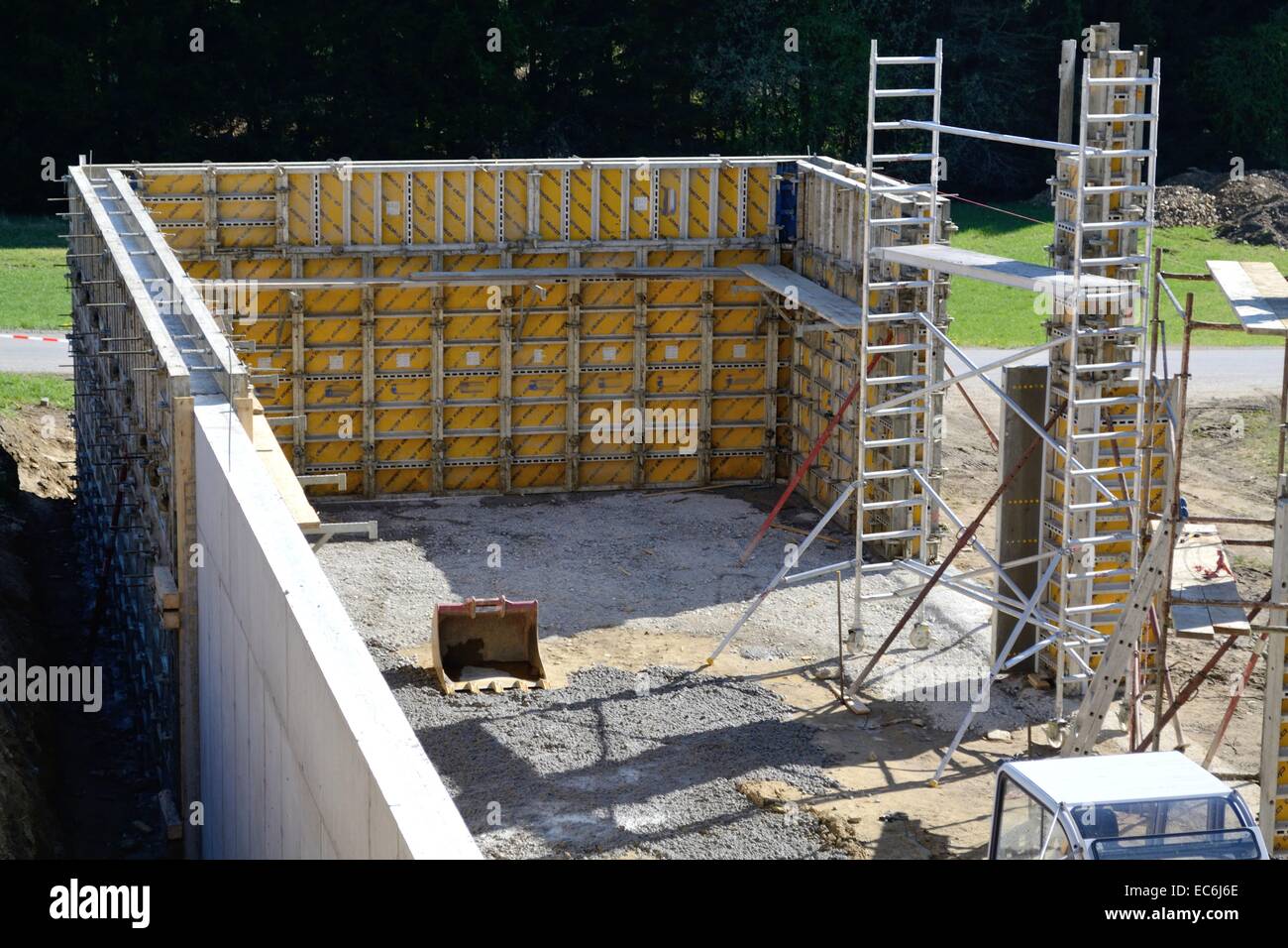 Basement wall of a residential building is built Stock Photo - Alamy