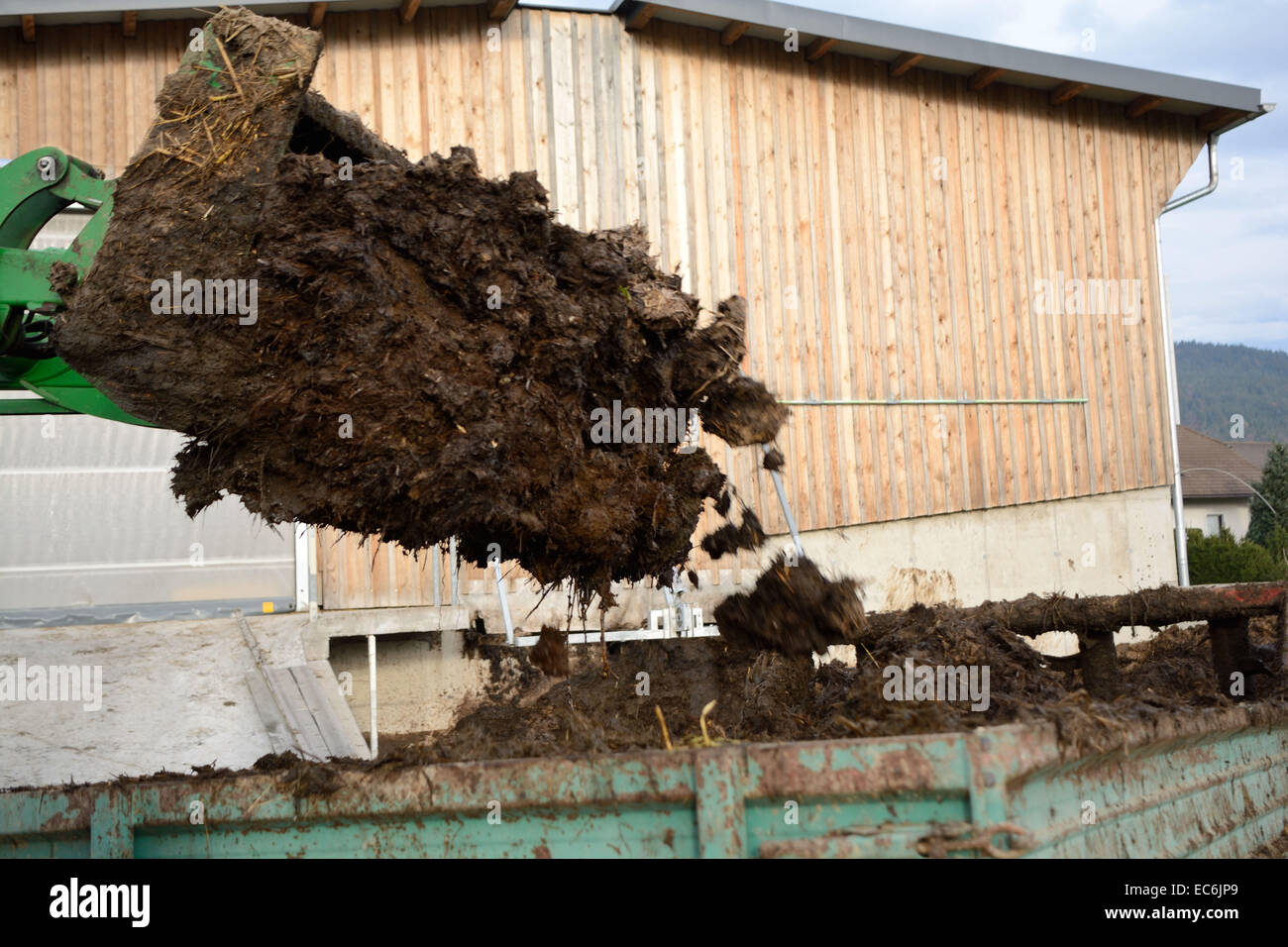 Manure spreader hi-res stock photography and images - Alamy