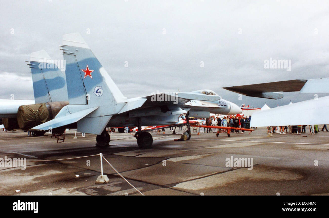 Sukhoi Su-27 14260 Stock Photo - Alamy