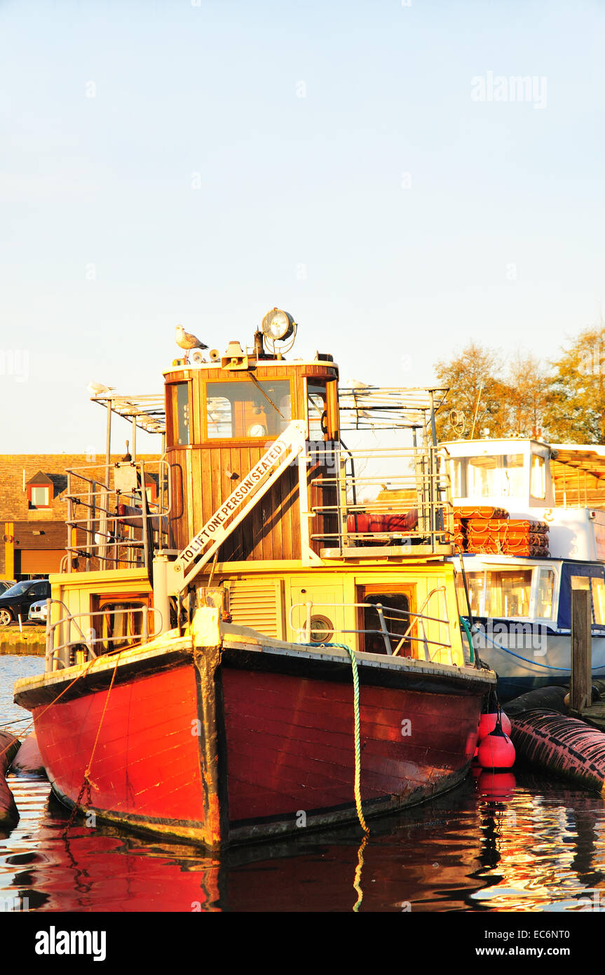 Leisure boat hi-res stock photography and images - Alamy