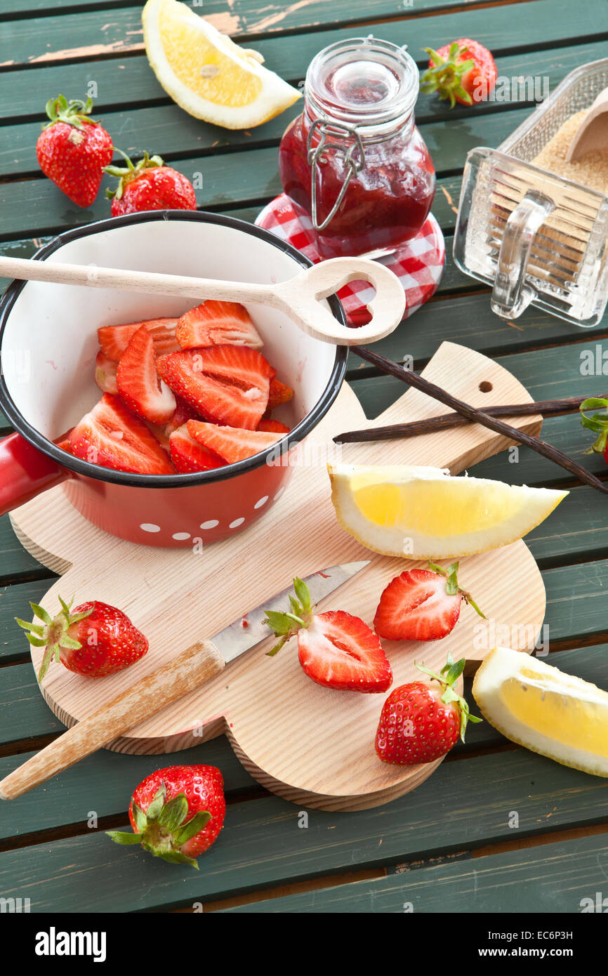 Cooking strawberry jam Stock Photo - Alamy
