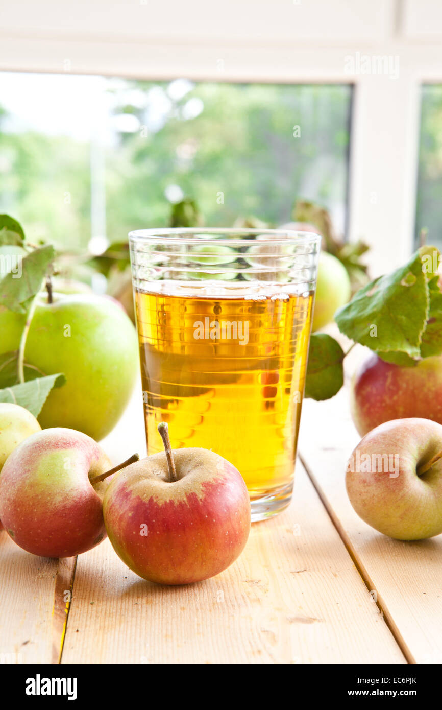 Fresh apple juice Stock Photo - Alamy