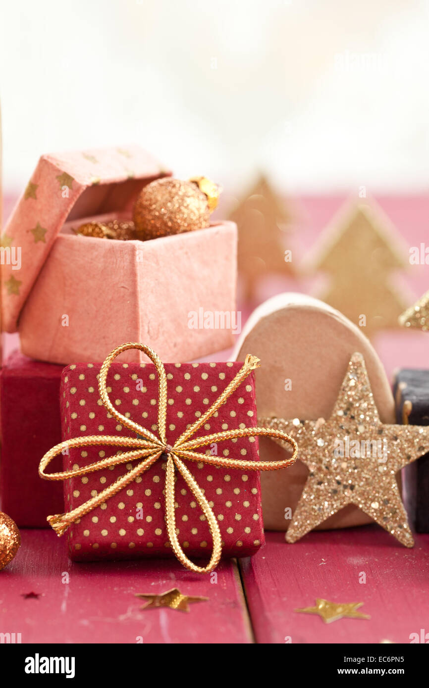 Christmas present pattern hi-res stock photography and images - Alamy