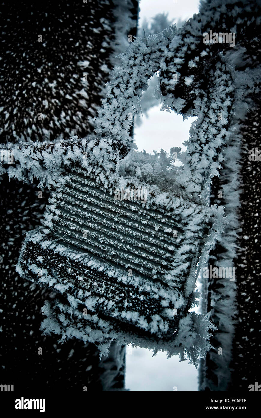 Frozen iron lock hi-res stock photography and images - Alamy