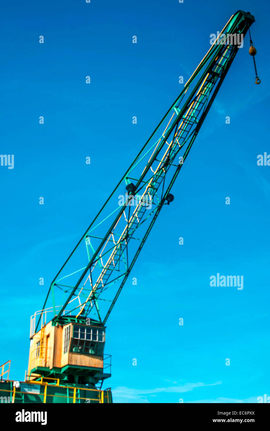 Motorized crane hi-res stock photography and images - Alamy