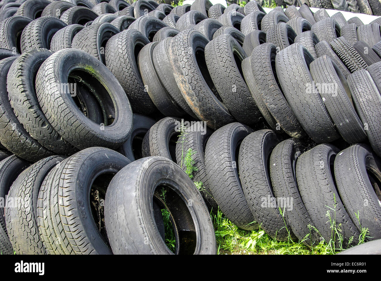 Used cycles hi-res stock photography and images - Alamy