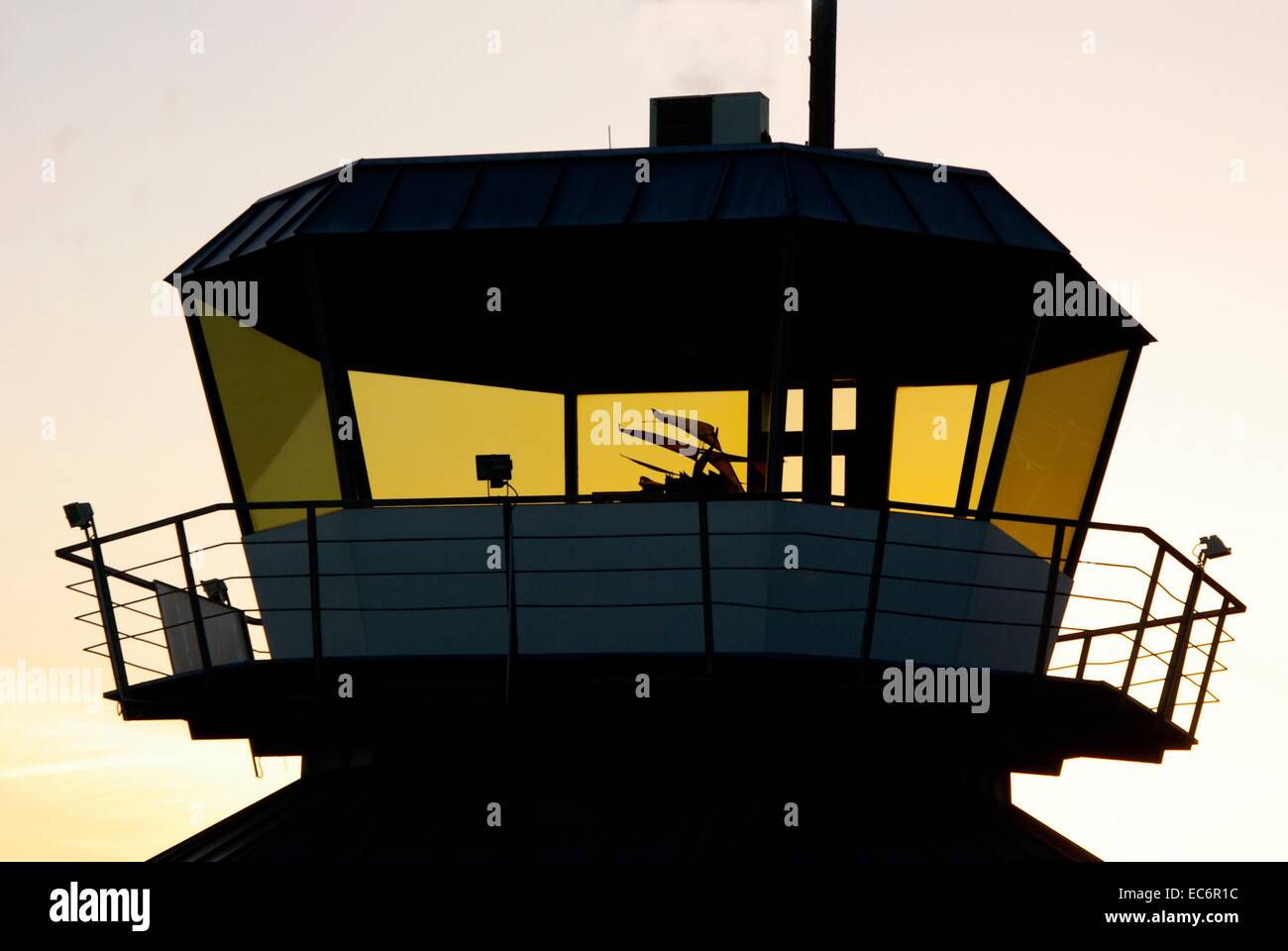 Mobile air traffic control tower hi-res stock photography and images ...