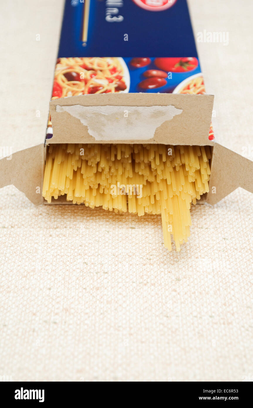 Spaghetti box hi-res stock photography and images - Alamy