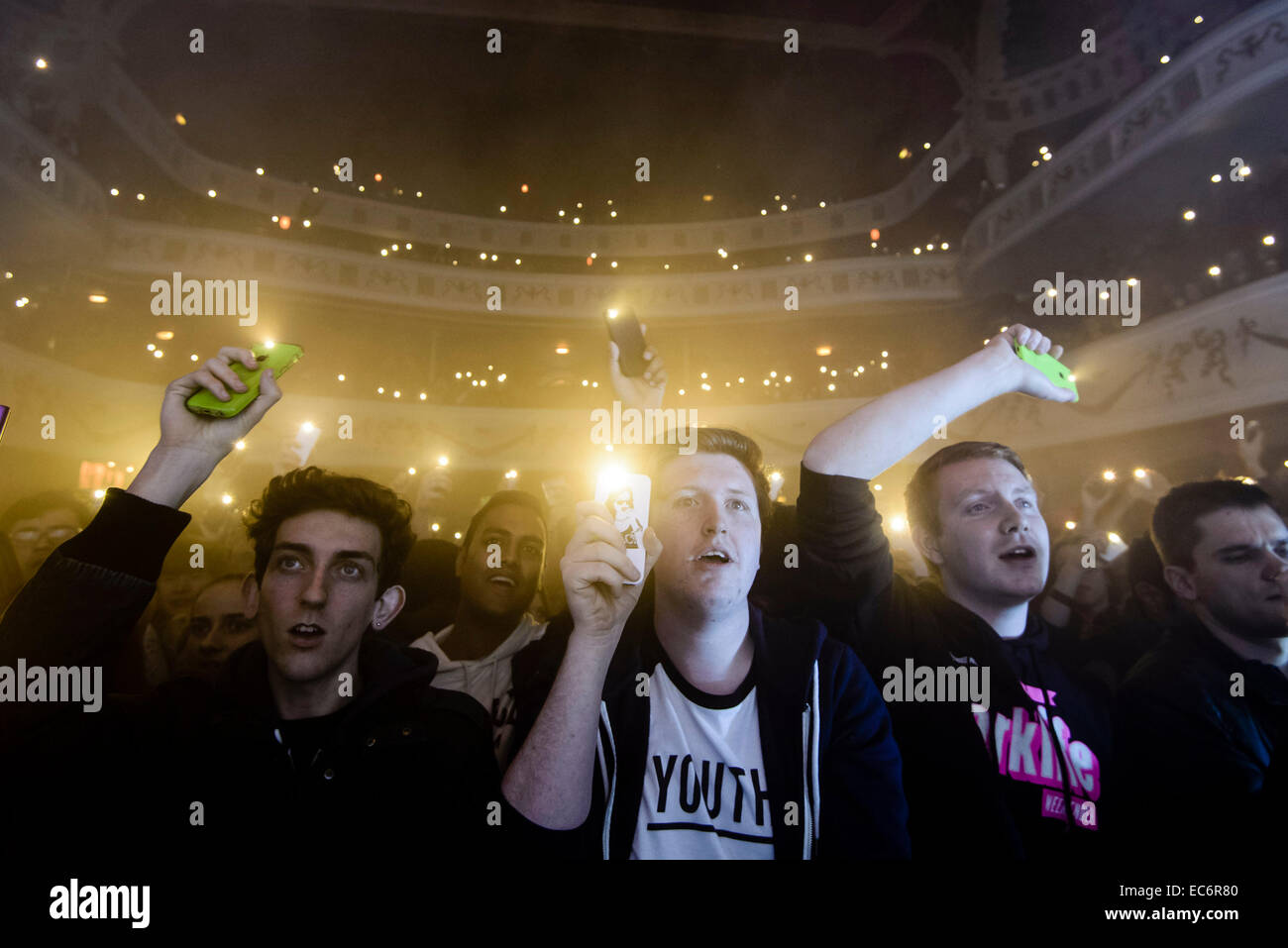Shepherds bush empire auditorium hi-res stock photography and images ...
