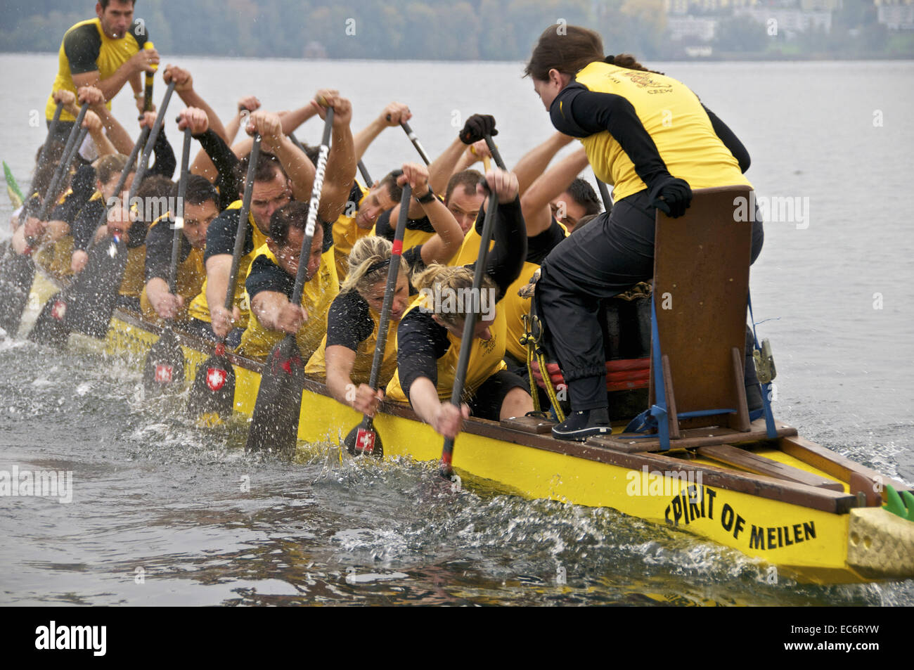 dragon boat race Stock Photo - Alamy