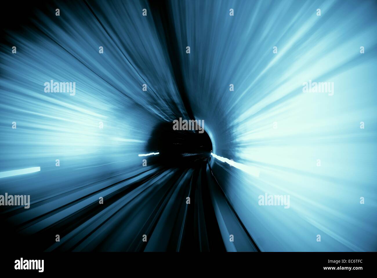 Tunnel of art hi-res stock photography and images - Alamy