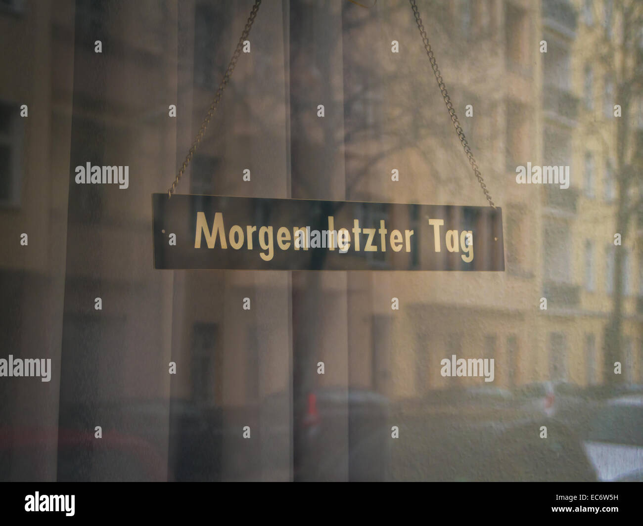 Announcement symbols hi-res stock photography and images - Alamy