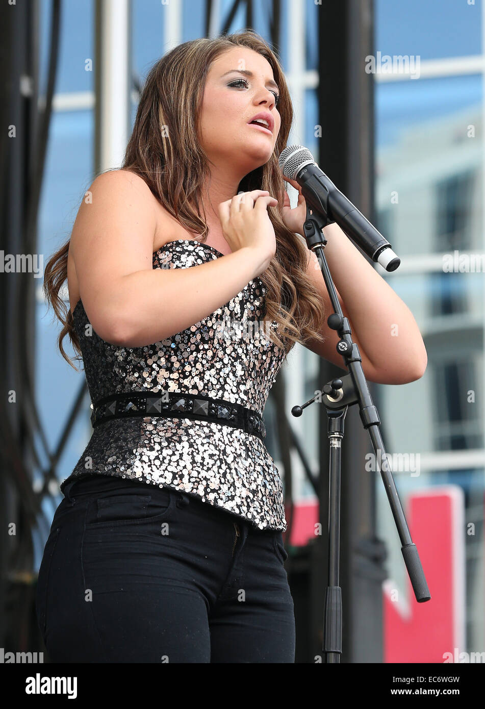 Lauren Alaina Performs At Bud Light Stage At The 2014 Cma Music Festival Nashville Featuring